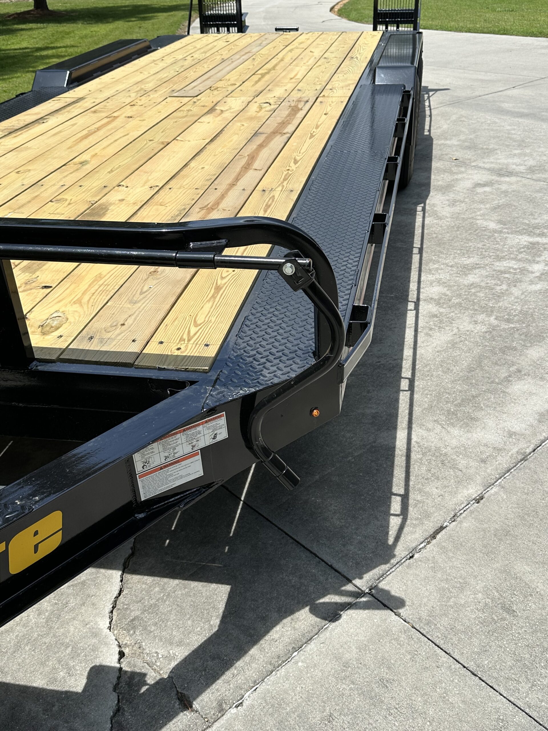 Drive Over Fender Equipment Trailer, 19000 LB GVWR - Jobsite Trailers ...