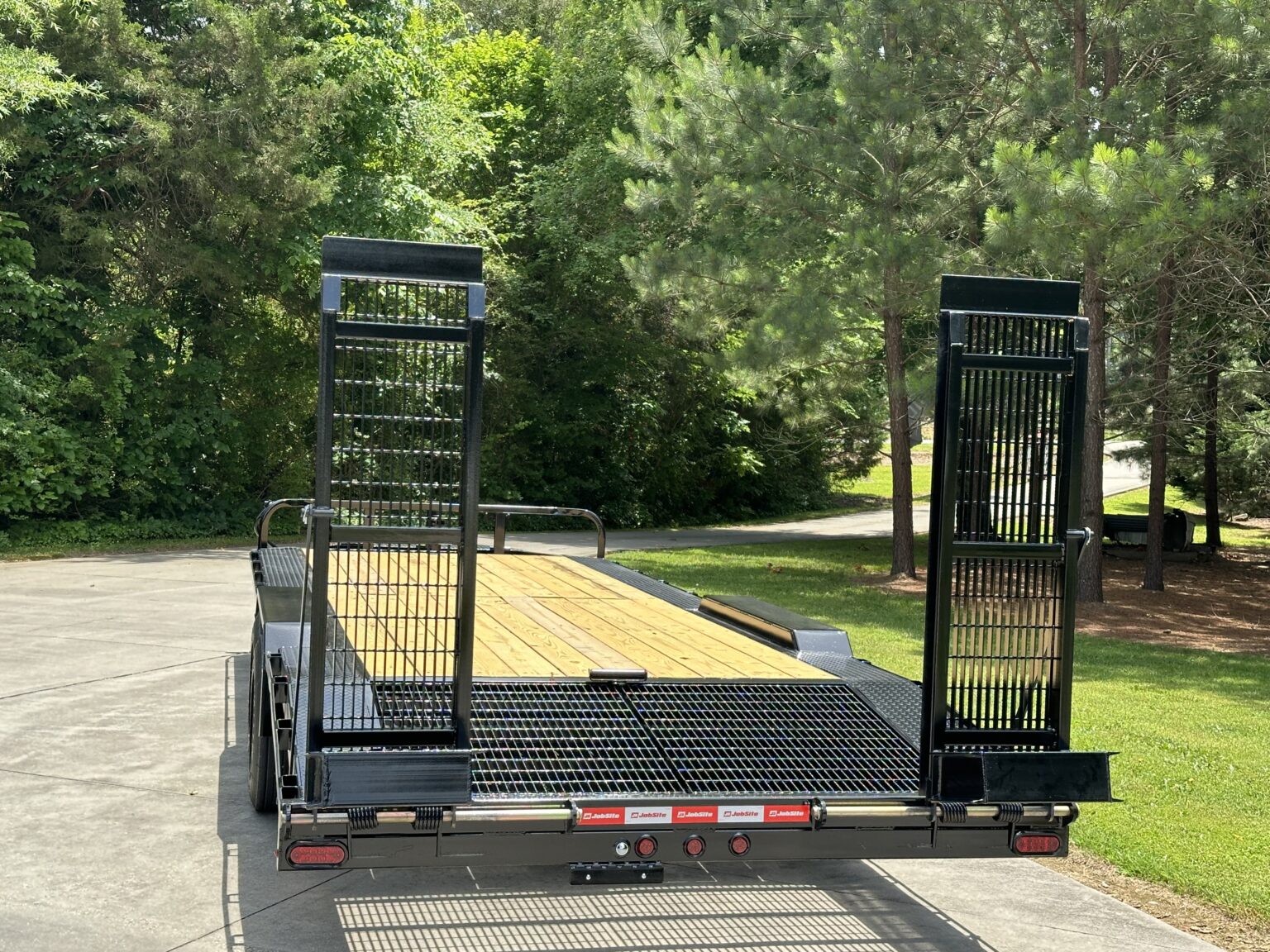 Drive Over Fender Equipment Trailer, 19000 LB GVWR - Jobsite Trailers ...
